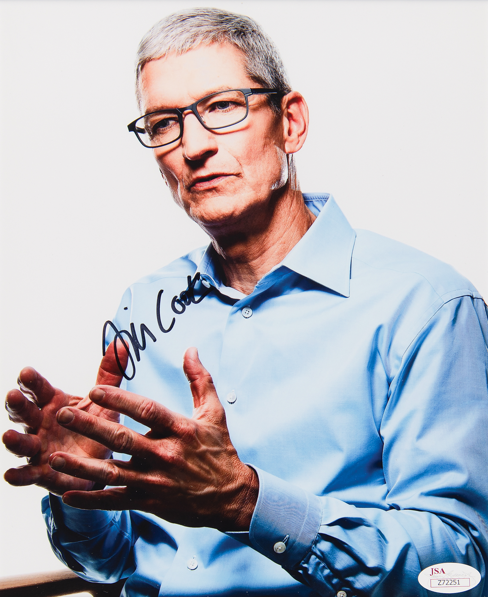 Tim Cook Signed Photograph | RR Auction