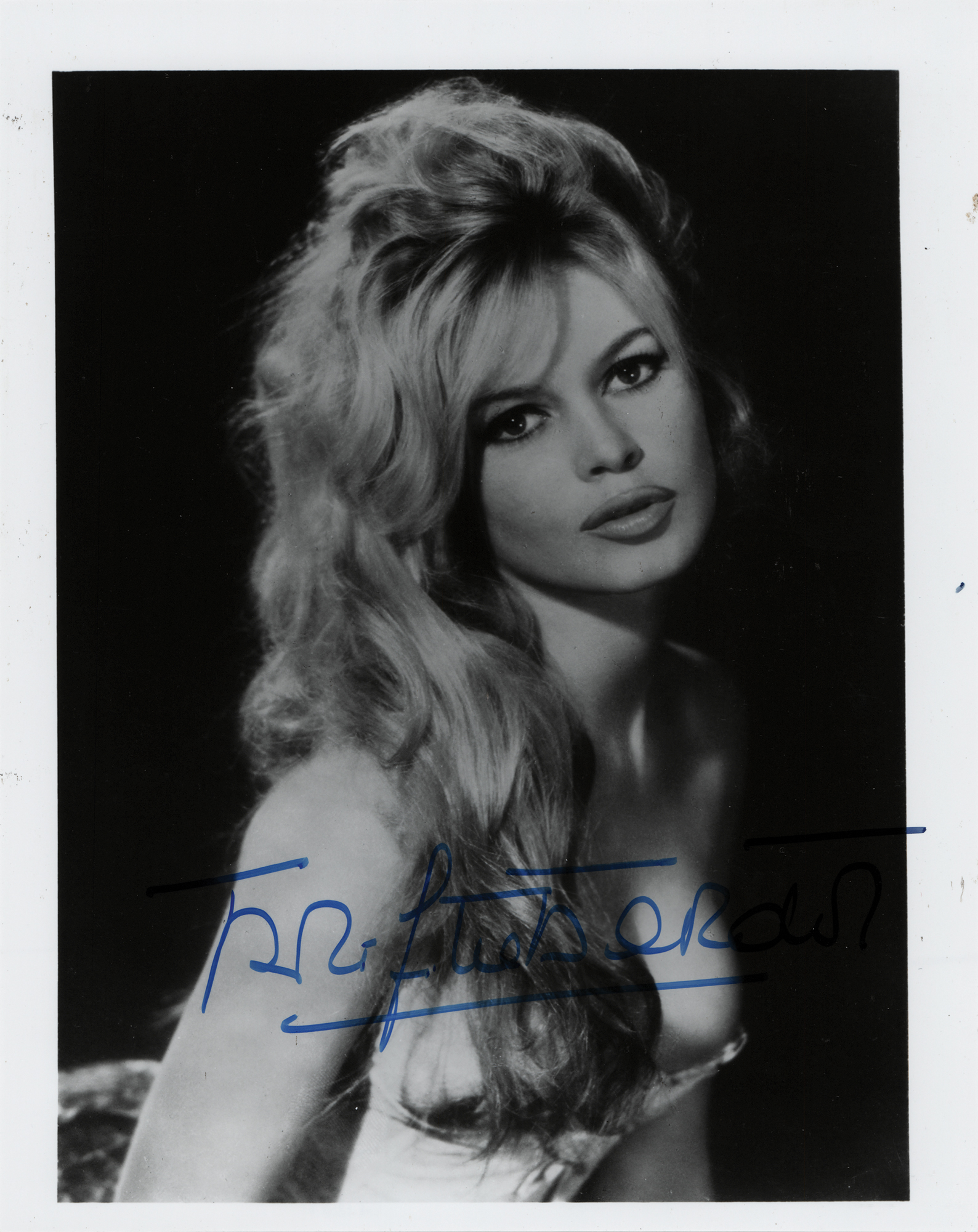 Brigitte Bardot Signed Photograph | RR Auction