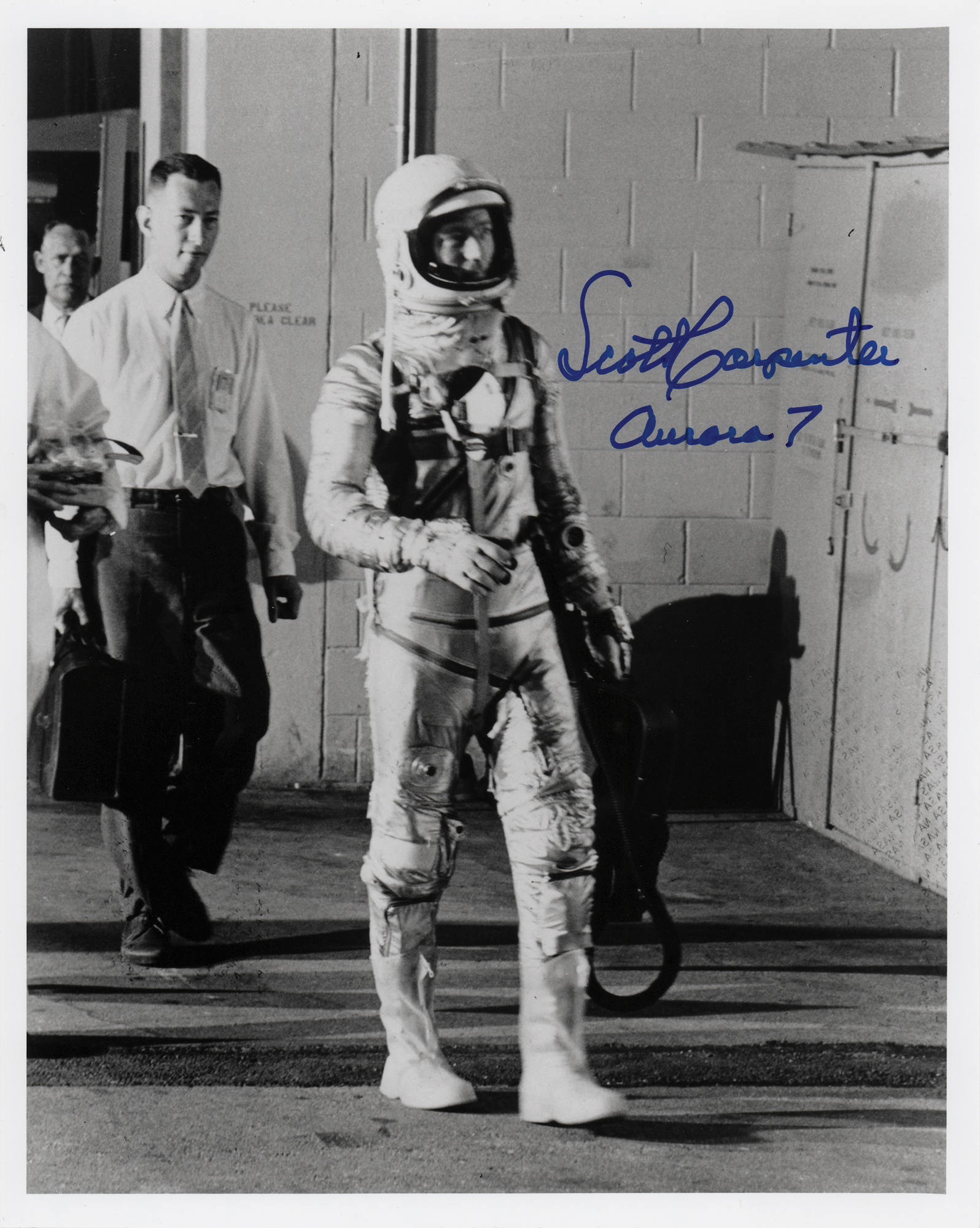 Scott Carpenter Signed Photograph | RR Auction